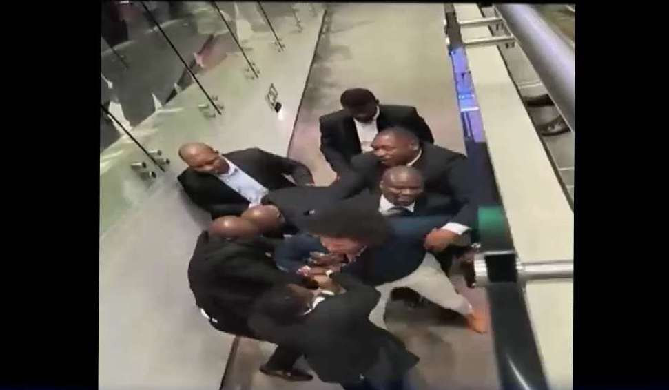 WATCH | Drama unfolds in Tshwane council sitting - eNCA